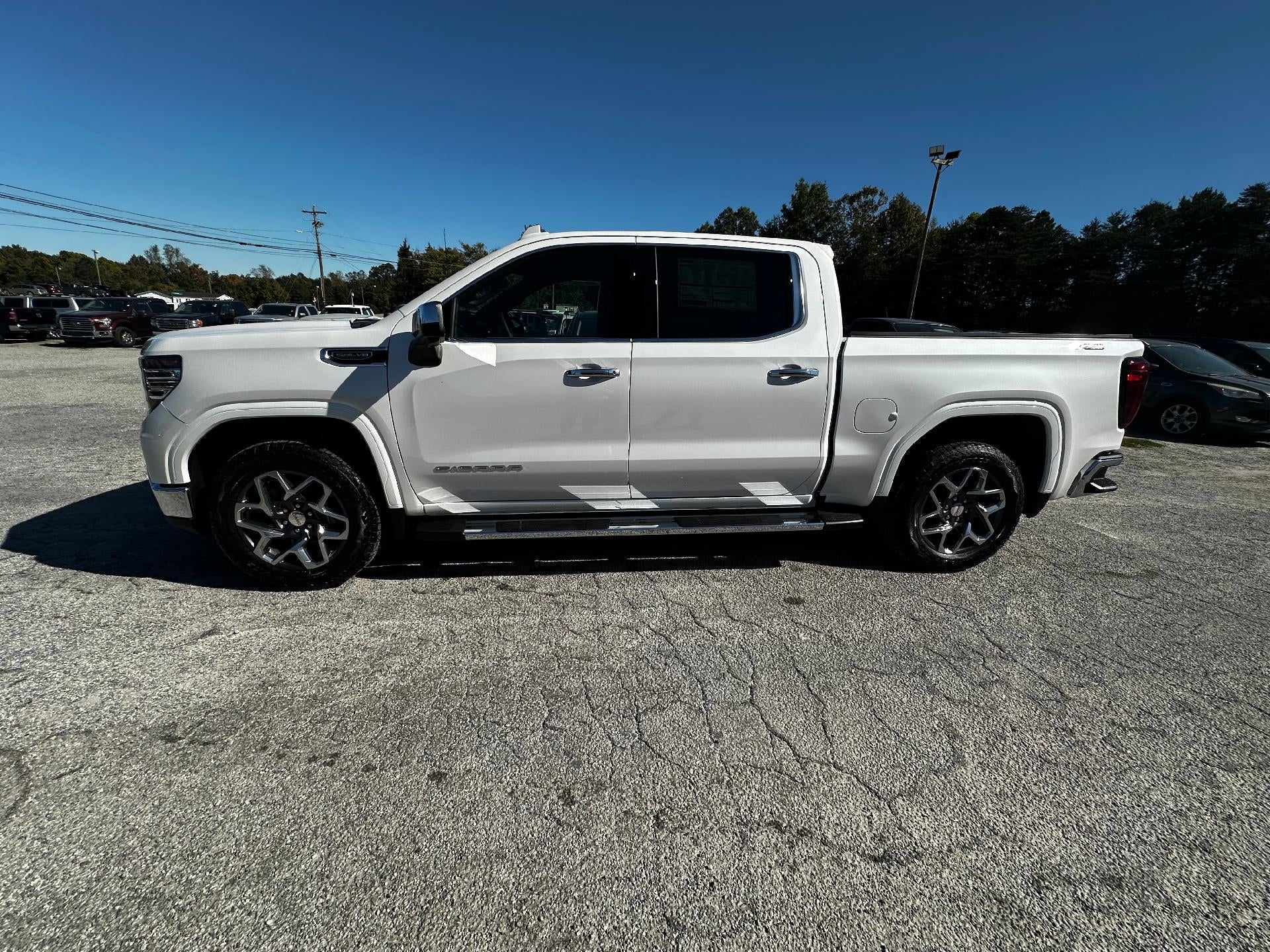 2025 GMC Sierra 1500 SLT | Davis GMC Truck Specials Farmville, VA